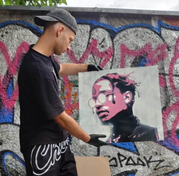 Stencil graffiti trafaretas - „Pop Smoke” - graffiti-shop.lt
